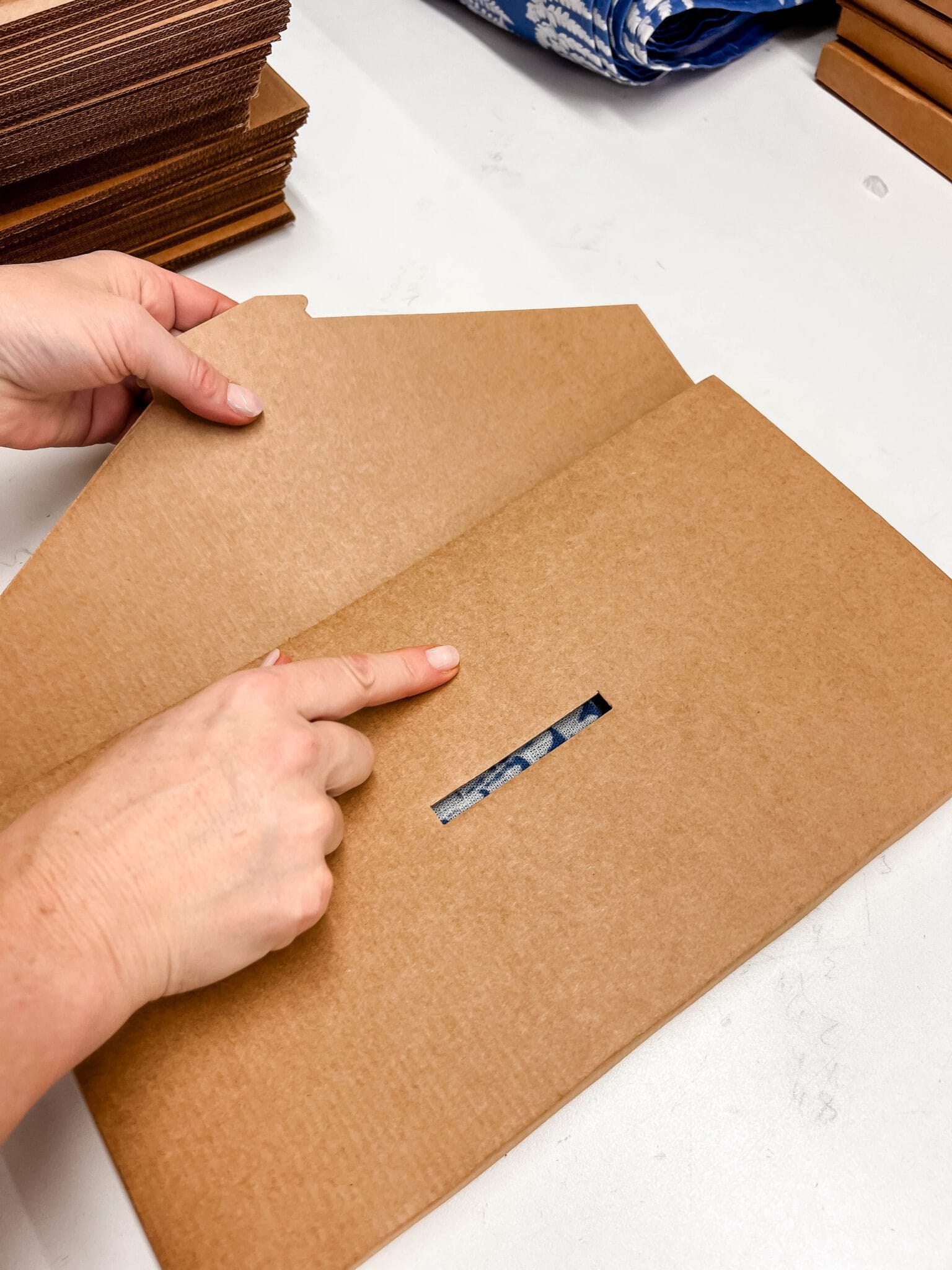 Eco-Friendly Packaging for Museums and Souvenir Shops – Prints on linen